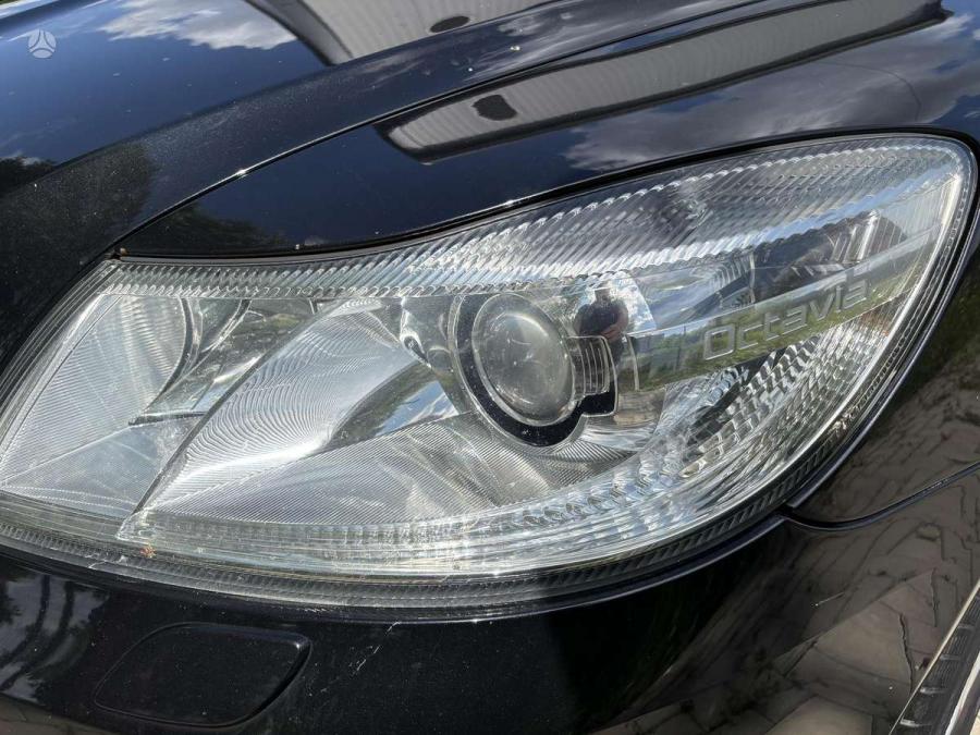 Black Skoda Octavia 2012 in Kaunas, with an engine capacity of 1.60 L and mileage of 382 thousand km for 4350 €, photo 7 on AUTOMOTO.COM.LV