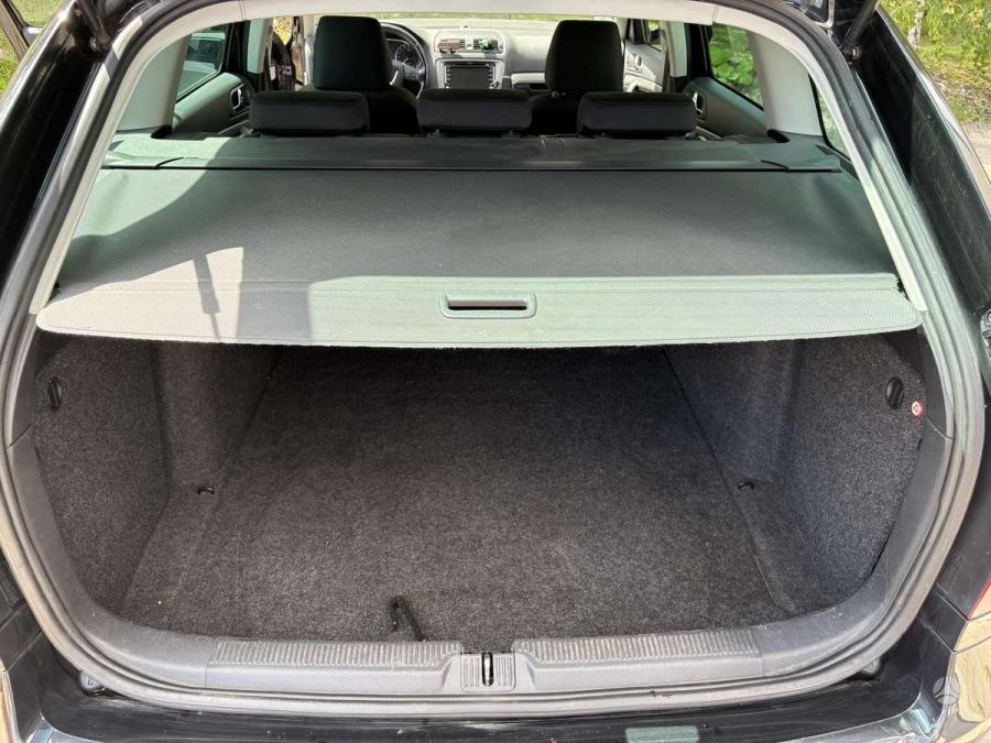 Black Skoda Octavia 2012 in Kaunas, with an engine capacity of 1.60 L and mileage of 382 thousand km for 4350 €, photo 12 on AUTOMOTO.COM.LV