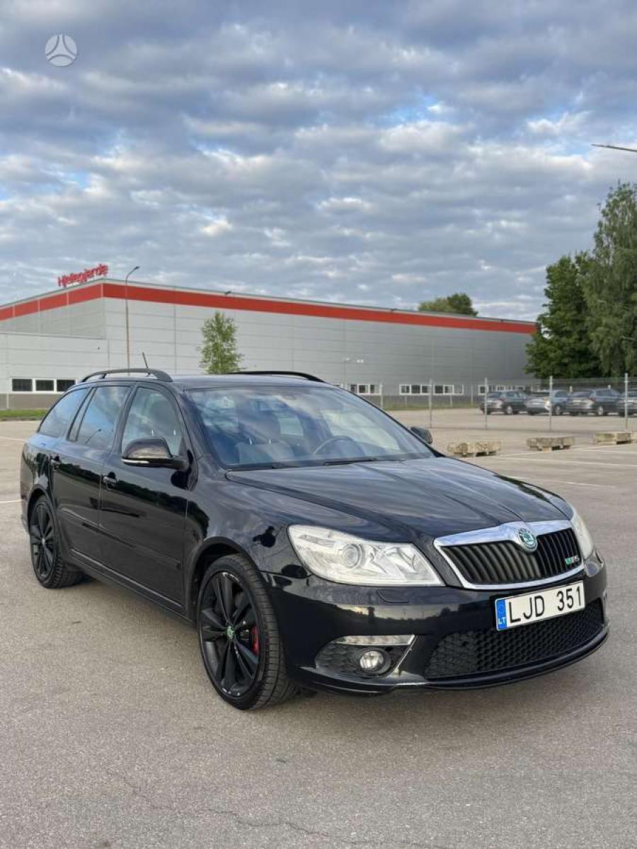 Black Skoda Octavia 2012 in Panevezys, with an engine capacity of 1.97 L and mileage of 320 thousand km for 4000 €, photo 1 on AUTOMOTO.COM.LV