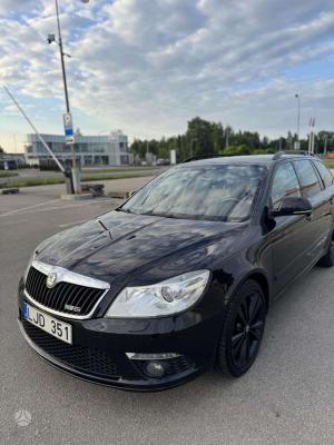 Black Skoda Octavia 2012 in Panevezys, with an engine capacity of 1.97 L and mileage of 320 thousand km for 4000 €, photo 3 on AUTOMOTO.COM.LV