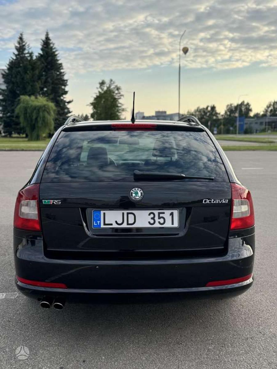 Black Skoda Octavia 2012 in Panevezys, with an engine capacity of 1.97 L and mileage of 320 thousand km for 4000 €, photo 8 on AUTOMOTO.COM.LV