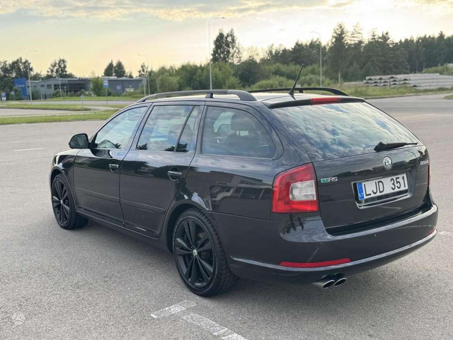 Black Skoda Octavia 2012 in Panevezys, with an engine capacity of 1.97 L and mileage of 320 thousand km for 4000 €, photo 9 on AUTOMOTO.COM.LV