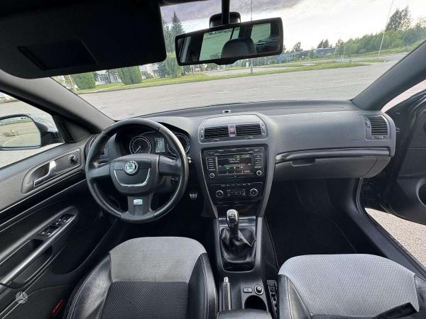 Black Skoda Octavia 2012 in Panevezys, with an engine capacity of 1.97 L and mileage of 320 thousand km for 4000 €, photo 10 on AUTOMOTO.COM.LV