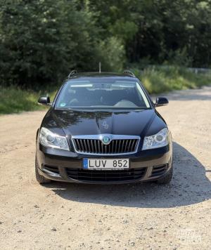 Black Skoda Octavia 2012 in Vilnius, with an engine capacity of 1.60 L and mileage of 282 thousand km for 2500 €, photo  on AUTOMOTO.COM.LV