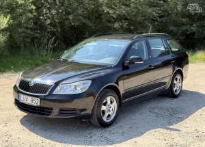 Black Skoda Octavia 2012 in Vilnius, with an engine capacity of 1.60 L and mileage of 282 thousand km for 2500 €, photo 3 on AUTOMOTO.COM.LV