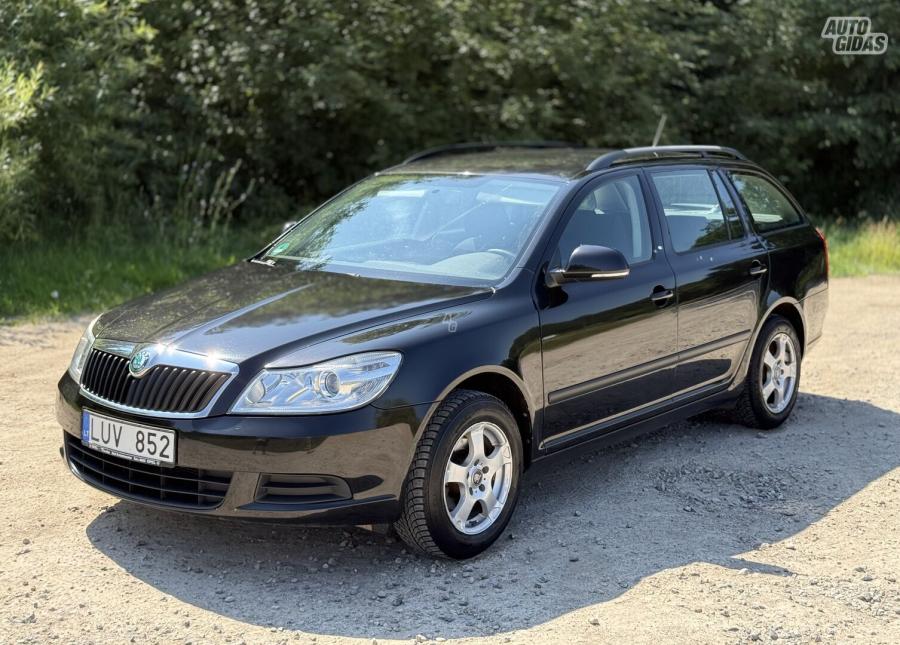 Black Skoda Octavia 2012 in Vilnius, with an engine capacity of 1.60 L and mileage of 282 thousand km for 2500 €, photo 3 on AUTOMOTO.COM.LV