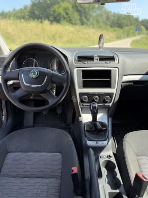 Black Skoda Octavia 2012 in Vilnius, with an engine capacity of 1.60 L and mileage of 282 thousand km for 2500 €, photo 9 on AUTOMOTO.COM.LV