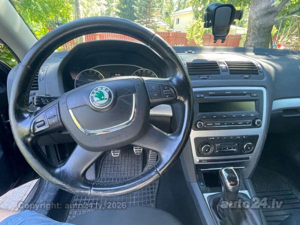 Melns Skoda Octavia 2012 Tallina, ar dzinēja tilpumu 2.00 L un nobraukumu 303 tūkst. km par 3500 €, foto 8 vietnē AUTOMOTO.COM.LV