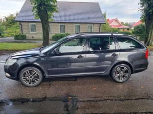 Melns Skoda Octavia 2012 Alīta, ar dzinēja tilpumu 2.00 L un nobraukumu 373 tūkst. km par 3650 €, foto 5 vietnē AUTOMOTO.COM.LV