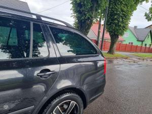 Melns Skoda Octavia 2012 Alīta, ar dzinēja tilpumu 2.00 L un nobraukumu 373 tūkst. km par 3650 €, foto 6 vietnē AUTOMOTO.COM.LV