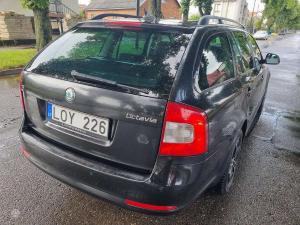 Melns Skoda Octavia 2012 Alīta, ar dzinēja tilpumu 2.00 L un nobraukumu 373 tūkst. km par 3650 €, foto 8 vietnē AUTOMOTO.COM.LV
