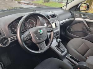 Melns Skoda Octavia 2012 Alīta, ar dzinēja tilpumu 2.00 L un nobraukumu 373 tūkst. km par 3650 €, foto 9 vietnē AUTOMOTO.COM.LV