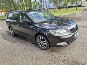 Black Skoda Octavia 2012 in Kaunas, with an engine capacity of 1.97 L and mileage of 201 thousand km for 5000 €, photo 3 on AUTOMOTO.COM.LV