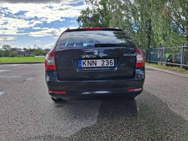Melns Skoda Octavia 2012 Kauņa, ar dzinēja tilpumu 1.97 L un nobraukumu 201 tūkst. km par 5000 €, foto 6 vietnē AUTOMOTO.COM.LV