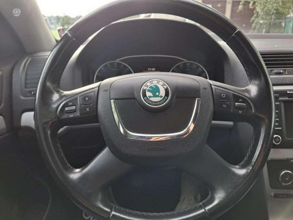 Melns Skoda Octavia 2012 Kauņa, ar dzinēja tilpumu 1.97 L un nobraukumu 201 tūkst. km par 5000 €, foto 10 vietnē AUTOMOTO.COM.LV
