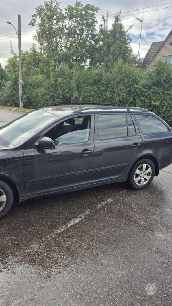 Melns Skoda Octavia 2012 Kauņa, ar dzinēja tilpumu 1.60 L un nobraukumu 492 tūkst. km par 2200 €, foto 4 vietnē AUTOMOTO.COM.LV