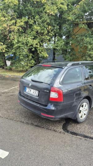 Черный Шкода Октавия 2012 в Каунас, объемом двигателя 1.60 л и пробегом 492 тыс. км за 2200 €, фото 7 на AUTOMOTO.COM.LV
