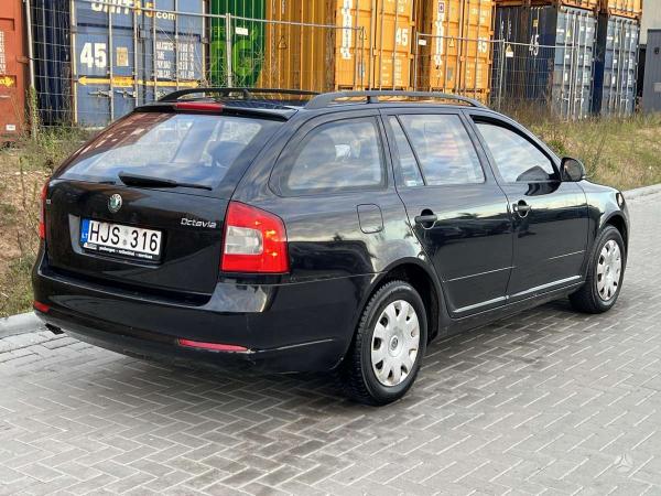 Melns Skoda Octavia 2012 Viļņa, ar dzinēja tilpumu 1.60 L un nobraukumu 408 tūkst. km par 1750 €, foto 4 vietnē AUTOMOTO.COM.LV