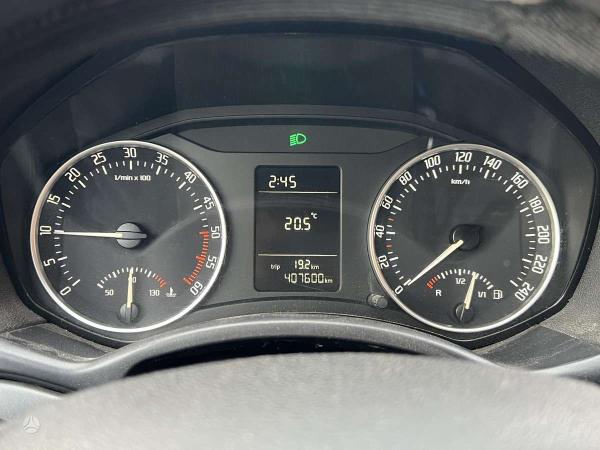 Melns Skoda Octavia 2012 Viļņa, ar dzinēja tilpumu 1.60 L un nobraukumu 408 tūkst. km par 1750 €, foto 10 vietnē AUTOMOTO.COM.LV