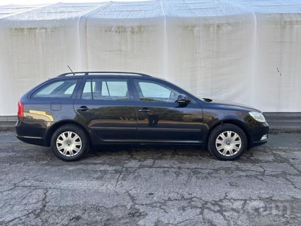 Melns Skoda Octavia 2012 Ogre, ar dzinēja tilpumu 1.20 L un nobraukumu 182 tūkst. km par 3990 €, foto 3 vietnē AUTOMOTO.COM.LV