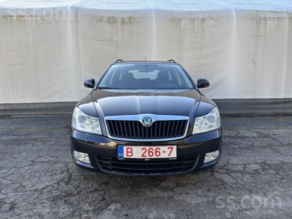 Melns Skoda Octavia 2012 Ogre, ar dzinēja tilpumu 1.20 L un nobraukumu 182 tūkst. km par 3990 €, foto 6 vietnē AUTOMOTO.COM.LV