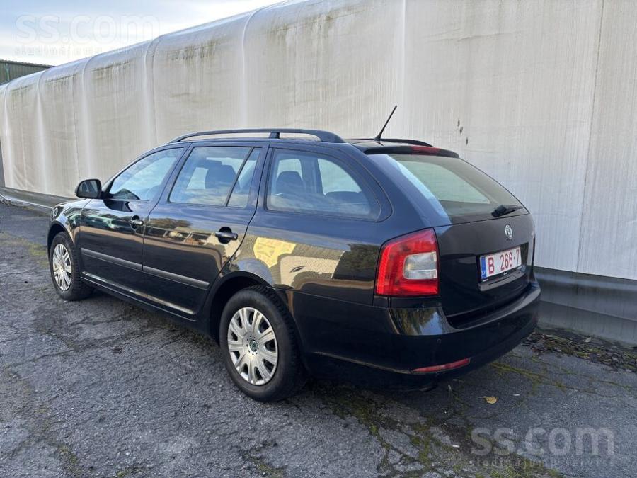 Melns Skoda Octavia 2012 Ogre, ar dzinēja tilpumu 1.20 L un nobraukumu 182 tūkst. km par 3990 €, foto 7 vietnē AUTOMOTO.COM.LV