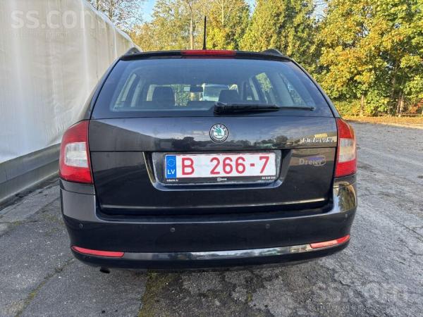 Melns Skoda Octavia 2012 Ogre, ar dzinēja tilpumu 1.20 L un nobraukumu 182 tūkst. km par 3990 €, foto 9 vietnē AUTOMOTO.COM.LV