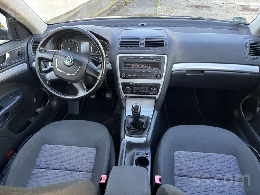 Melns Skoda Octavia 2012 Ogre, ar dzinēja tilpumu 1.20 L un nobraukumu 182 tūkst. km par 3990 €, foto 11 vietnē AUTOMOTO.COM.LV