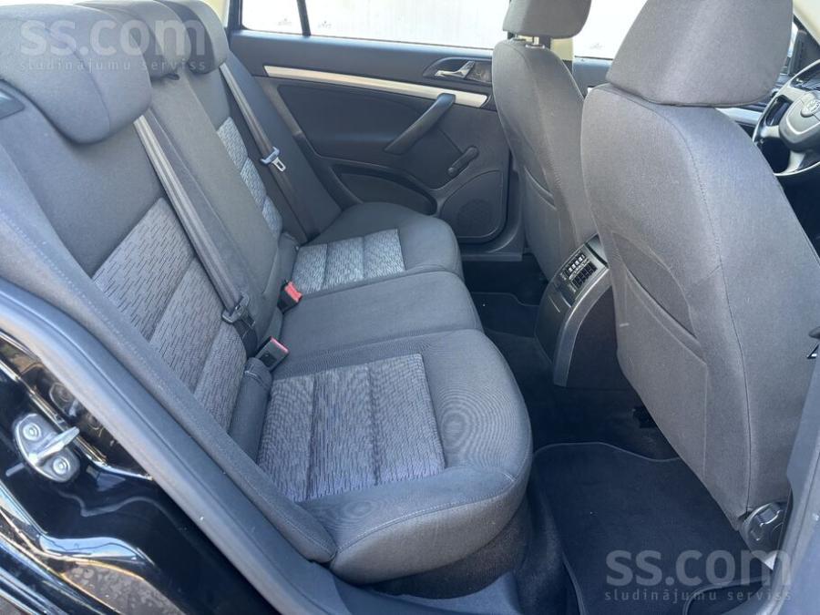 Melns Skoda Octavia 2012 Ogre, ar dzinēja tilpumu 1.20 L un nobraukumu 182 tūkst. km par 3990 €, foto 14 vietnē AUTOMOTO.COM.LV