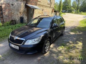 Melns Skoda Octavia 2012 Rīga, ar dzinēja tilpumu 1.60 L un nobraukumu 400 tūkst. km par 1100 €, foto 1 vietnē AUTOMOTO.COM.LV