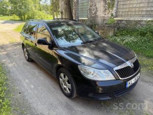 Melns Skoda Octavia 2012 Rīga, ar dzinēja tilpumu 1.60 L un nobraukumu 400 tūkst. km par 1100 €, foto 3 vietnē AUTOMOTO.COM.LV