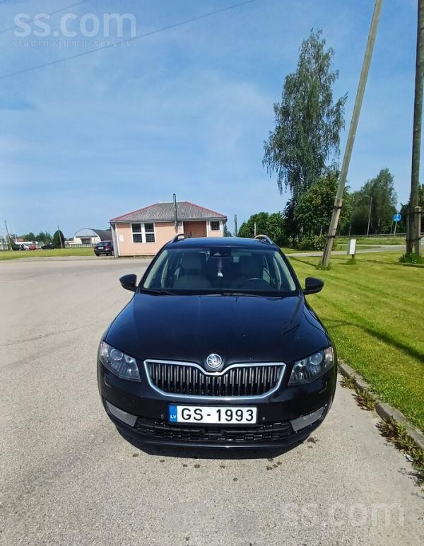 Black Skoda Octavia 2013 in Ogre, with an engine capacity of 1.60 L and mileage of 301 thousand km for 19200 €, photo 1 on AUTOMOTO.COM.LV