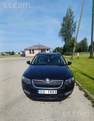 Black Skoda Octavia 2013 in Ogre, with an engine capacity of 1.60 L and mileage of 301 thousand km for 19200 €, photo 1 on AUTOMOTO.COM.LV