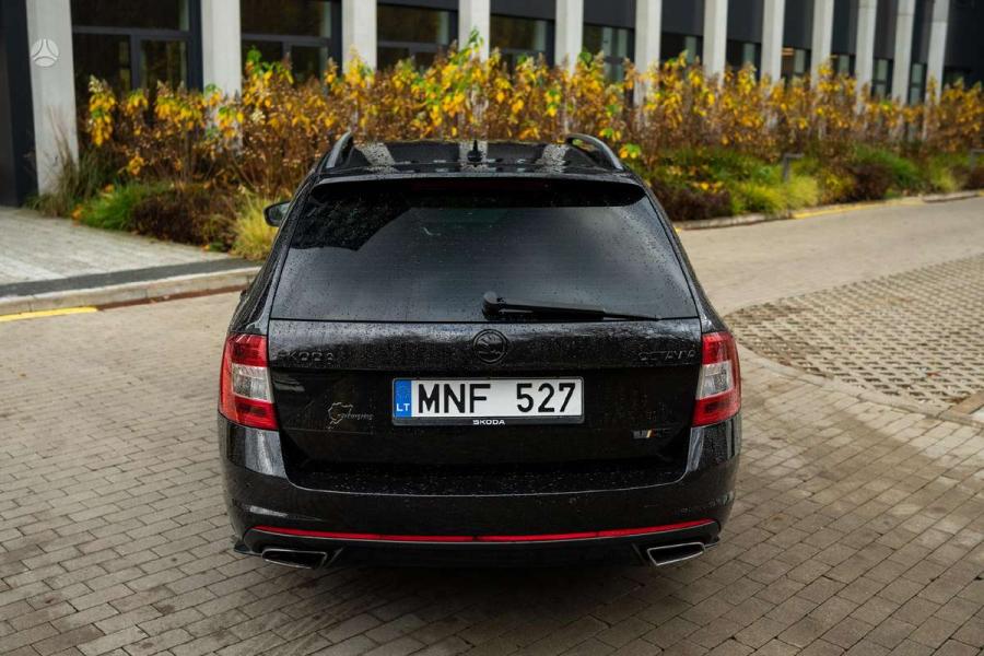 Black Skoda Octavia 2013 in Vilnius, with an engine capacity of 1.97 L and mileage of 398 thousand km for 6800 €, photo 7 on AUTOMOTO.COM.LV