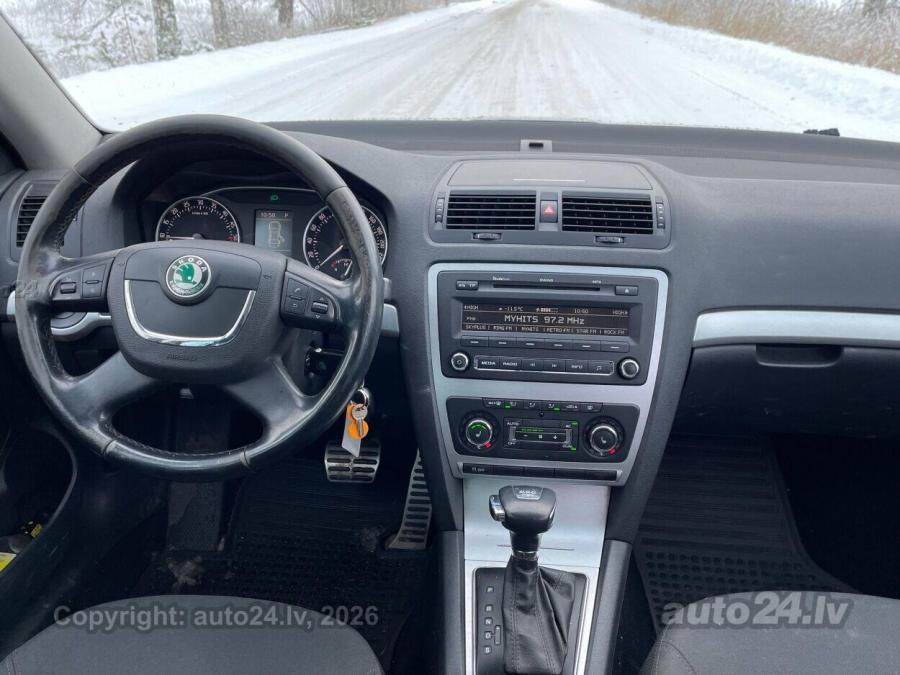 Melns Skoda Octavia 2013 Tartu, ar dzinēja tilpumu 2.00 L un nobraukumu 294 tūkst. km par 5990 €, foto 6 vietnē AUTOMOTO.COM.LV