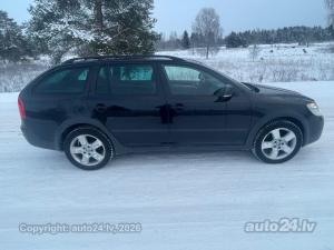 Melns Skoda Octavia 2013 Tartu, ar dzinēja tilpumu 2.00 L un nobraukumu 294 tūkst. km par 5990 €, foto 14 vietnē AUTOMOTO.COM.LV