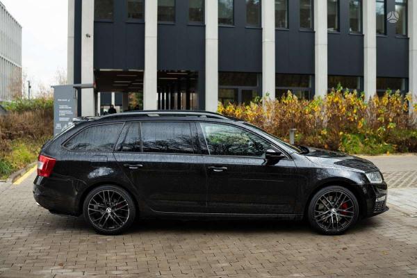 Black Skoda Octavia 2013 in Vilnius, with an engine capacity of 1.97 L and mileage of 399 thousand km for 5700 €, photo 5 on AUTOMOTO.COM.LV