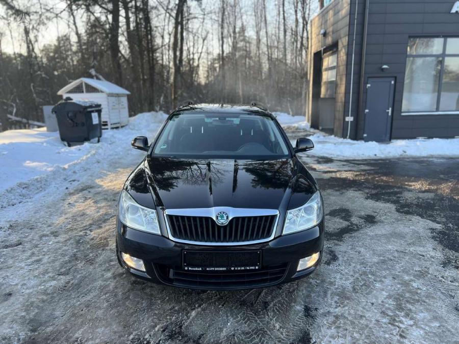 Melns Skoda Octavia 2013 Utena, ar dzinēja tilpumu 1.97 L un nobraukumu 201 tūkst. km par 4950 €, foto 2 vietnē AUTOMOTO.COM.LV