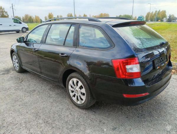 Black Skoda Octavia 2013 in Marijampole, with an engine capacity of 1.60 L and mileage of 281 thousand km for 3250 €, photo 7 on AUTOMOTO.COM.LV
