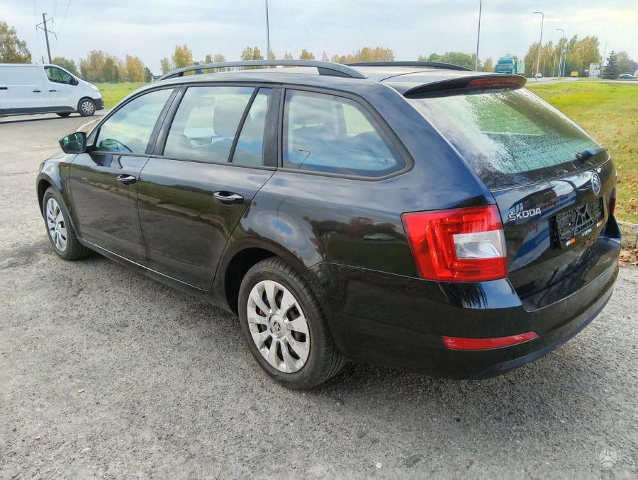 Melns Skoda Octavia 2013 Marijampole, ar dzinēja tilpumu 1.60 L un nobraukumu 281 tūkst. km par 3250 €, foto 7 vietnē AUTOMOTO.COM.LV