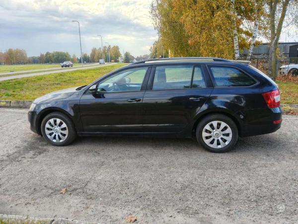 Black Skoda Octavia 2013 in Marijampole, with an engine capacity of 1.60 L and mileage of 281 thousand km for 3250 €, photo 8 on AUTOMOTO.COM.LV