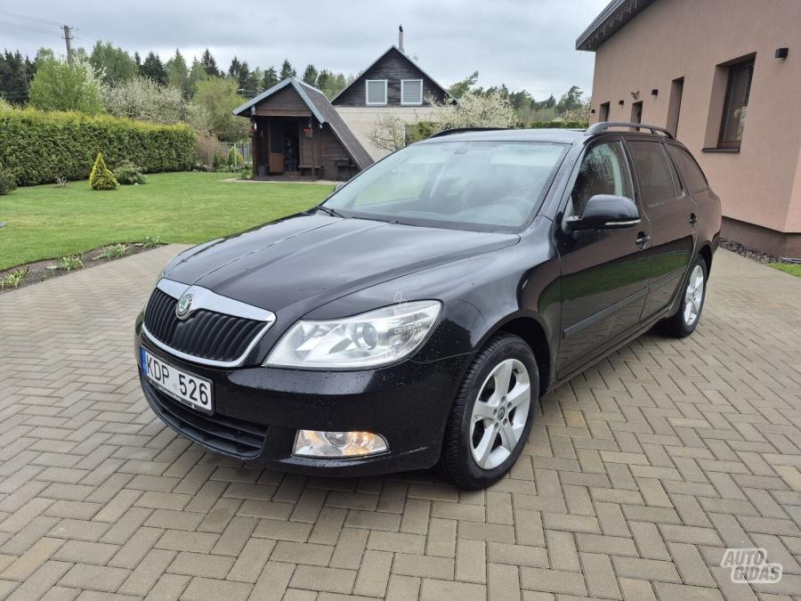 Black Skoda Octavia 2013 in Jonava, with an engine capacity of 2.00 L and mileage of 350 thousand km for 4000 €, photo 4 on AUTOMOTO.COM.LV