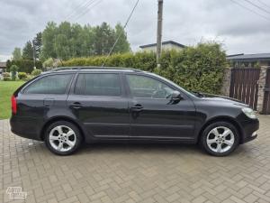 Black Skoda Octavia 2013 in Jonava, with an engine capacity of 2.00 L and mileage of 350 thousand km for 4000 €, photo 9 on AUTOMOTO.COM.LV