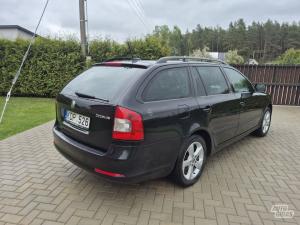 Черный Шкода Октавия 2013 в Ионава, объемом двигателя 2.00 л и пробегом 350 тыс. км за 4000 €, фото 8 на AUTOMOTO.COM.LV