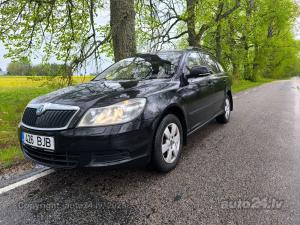Melns Skoda Octavia 2013 Tallina, ar dzinēja tilpumu 1.20 L un nobraukumu 264 tūkst. km par 2300 €, foto 4 vietnē AUTOMOTO.COM.LV