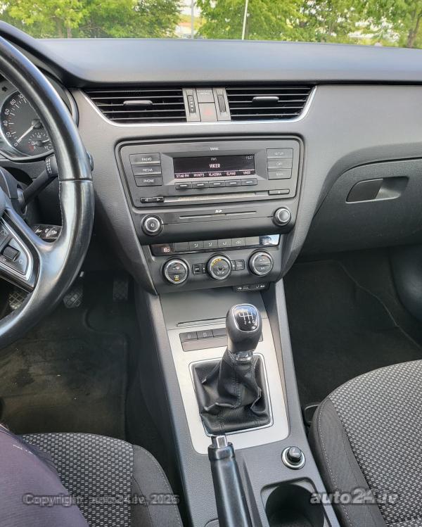 Black Skoda Octavia 2013 in Tallinn, with an engine capacity of 1.20 L and mileage of 267 thousand km for 4690 €, photo 7 on AUTOMOTO.COM.LV