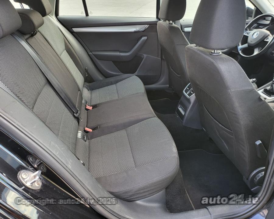 Black Skoda Octavia 2013 in Tallinn, with an engine capacity of 1.20 L and mileage of 267 thousand km for 4690 €, photo 10 on AUTOMOTO.COM.LV