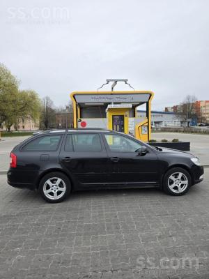 Melns Skoda Octavia 2013 Liepāja, ar dzinēja tilpumu 1.60 L un nobraukumu 307 tūkst. km par 3200 €, foto 4 vietnē AUTOMOTO.COM.LV