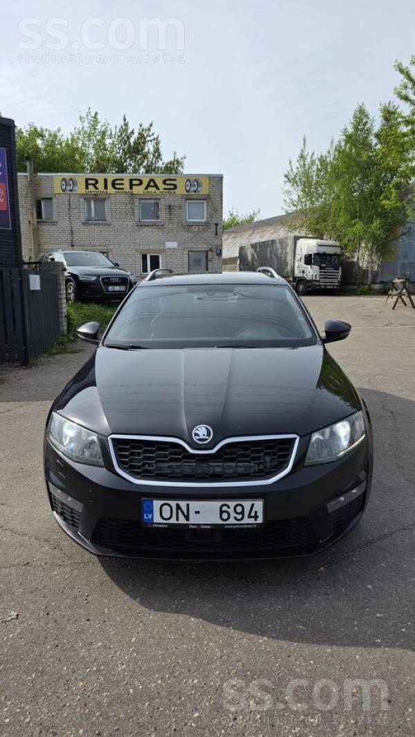 Melns Skoda Octavia 2013 Rīga, ar dzinēja tilpumu 2.00 L un nobraukumu 305 tūkst. km par 8990 €, foto 3 vietnē AUTOMOTO.COM.LV