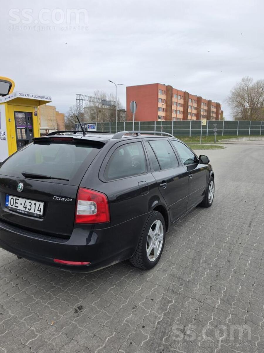 Melns Skoda Octavia 2013 Liepāja, ar dzinēja tilpumu 1.60 L un nobraukumu 307 tūkst. km par 3200 €, foto 5 vietnē AUTOMOTO.COM.LV